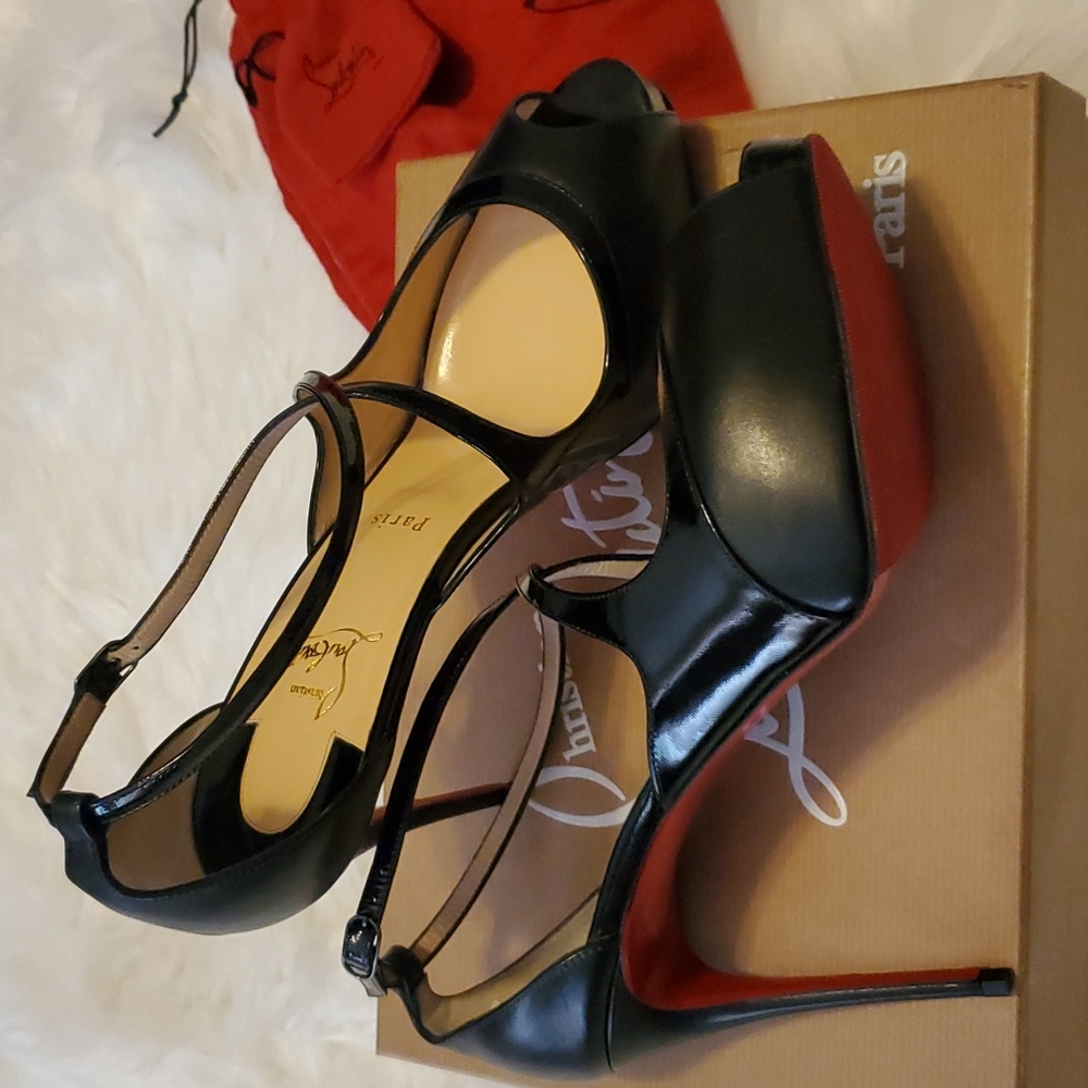 Authentic Bella 100 Nappa Shiny/Pat Vinyl Size 41 - Gem